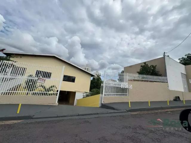 Casa / Sobrado para Locação em Cuiabá/MT Bosque da Saúde 4 Quartos