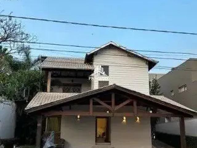 Casa / Sobrado para Locação em Cuiabá/MT Jardim Itália 4 Quartos