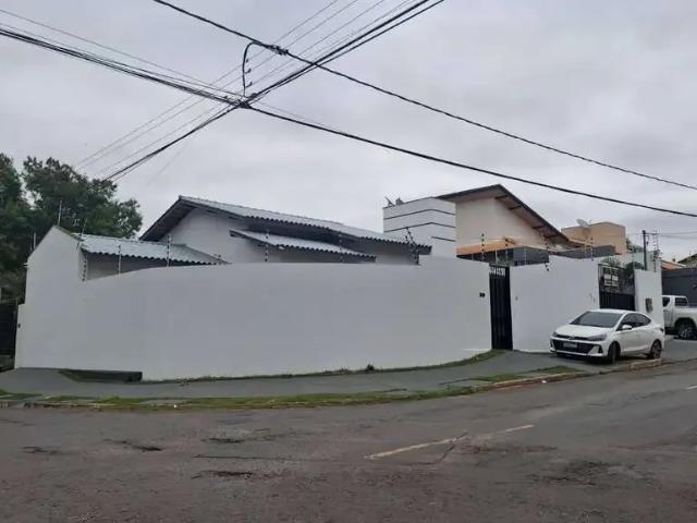 Casa / Sobrado para Locação em Cuiabá/MT Jardim Itália 3 Quartos