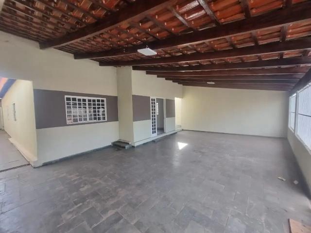 Casa / Sobrado para Locação em Várzea Grande/MT Jardim Imperial 3 Quartos