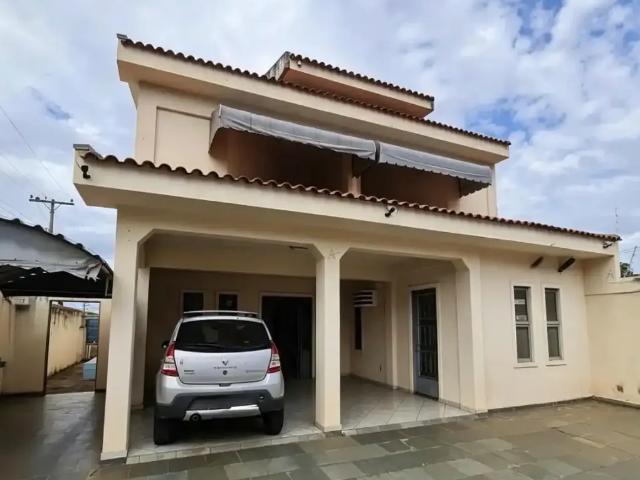 Casa / Sobrado para Locação em Cuiabá/MT Jardim Petrópolis 5 Quartos