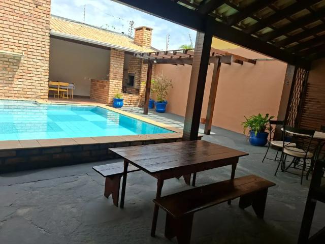 Casa / Sobrado para Locação em Cuiabá/MT Santa Rosa 3 Quartos