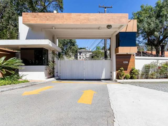 Casa / Sobrado para Locação em Curitiba/PR Taboão 4 Quartos