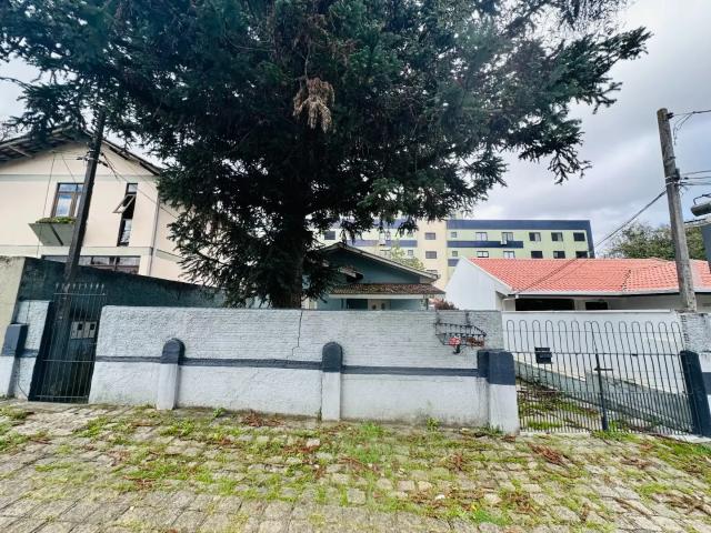 Casa / Sobrado para Locação em Curitiba/PR Tarumã 3 Quartos