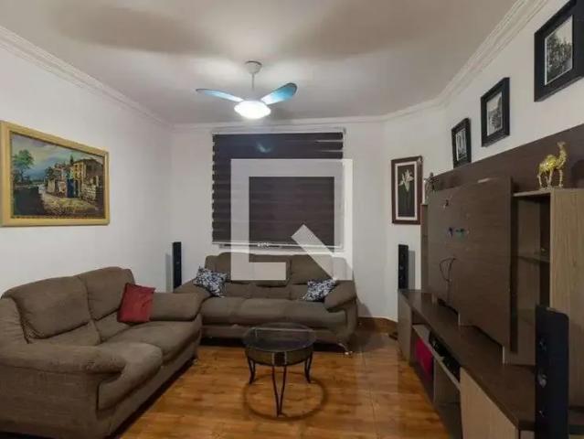 Casa / Sobrado para Locação em Curitiba/PR Uberaba 3 Quartos