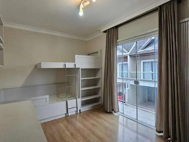 Casa / Sobrado para Locação em Curitiba/PR Uberaba 3 Quartos