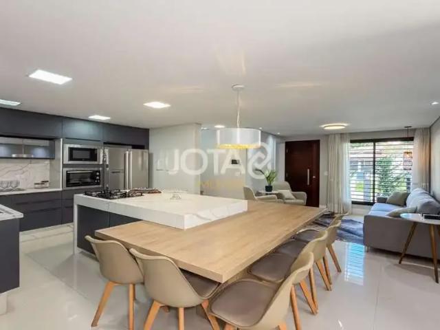 Casa / Sobrado para Locação em Curitiba/PR Vista Alegre 3 Quartos