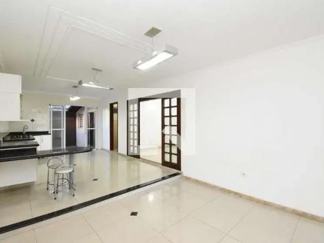Casa / Sobrado para Locação em Curitiba/PR Xaxim 4 Quartos