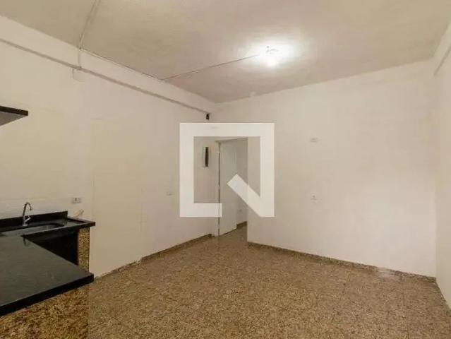 Casa / Sobrado para Locação em Curitiba/PR Xaxim 2 Quartos