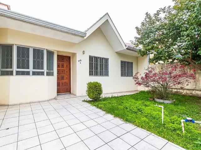 Casa / Sobrado para Locação em Curitiba/PR Xaxim 3 Quartos