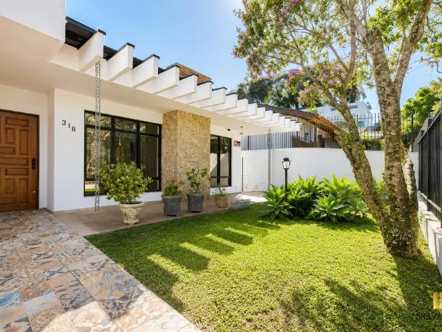 Casa / Sobrado para Locação em Curitiba/PR Água Verde 3 Quartos