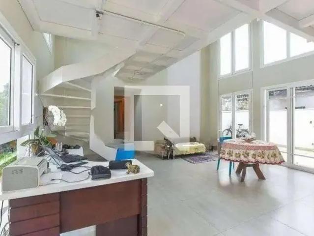 Casa / Sobrado para Locação em Curitiba/PR Alto da Rua XV 3 Quartos