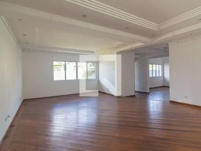 Casa / Sobrado para Locação em Curitiba/PR Barreirinha 5 Quartos