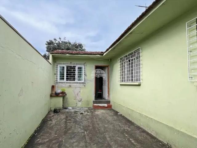 Casa / Sobrado para Locação em Curitiba/PR Boqueirão 2 Quartos