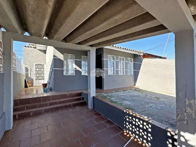 Casa / Sobrado para Locação em Curitiba/PR Boqueirão 2 Quartos