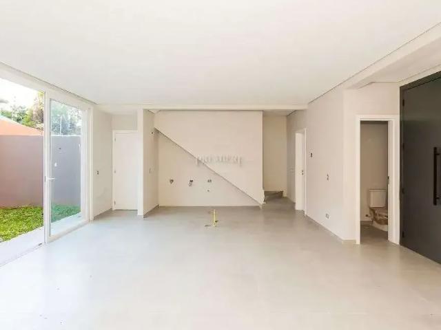 Casa / Sobrado para Locação em Curitiba/PR Campo Comprido 3 Quartos