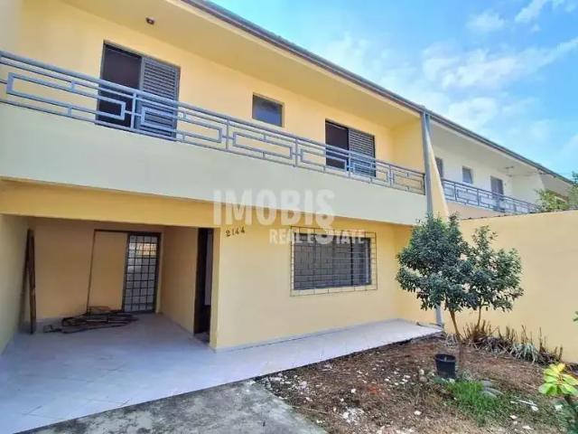 Casa / Sobrado para Locação em Curitiba/PR Fanny 3 Quartos