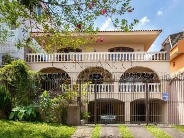 Casa / Sobrado para Locação em Curitiba/PR Guabirotuba 8 Quartos