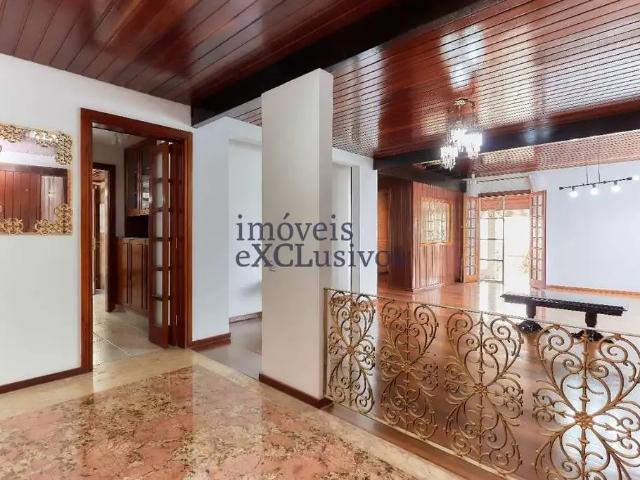 Casa / Sobrado para Locação em Curitiba/PR Guabirotuba 3 Quartos