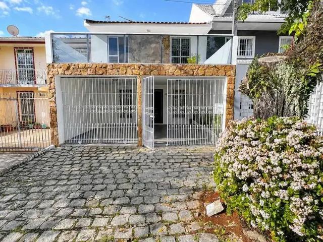 Casa / Sobrado para Locação em Curitiba/PR Hauer 4 Quartos