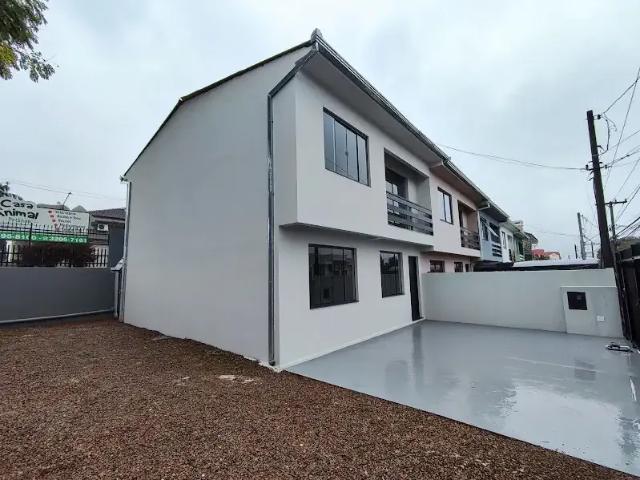 Casa / Sobrado para Locação em Curitiba/PR Hauer 3 Quartos