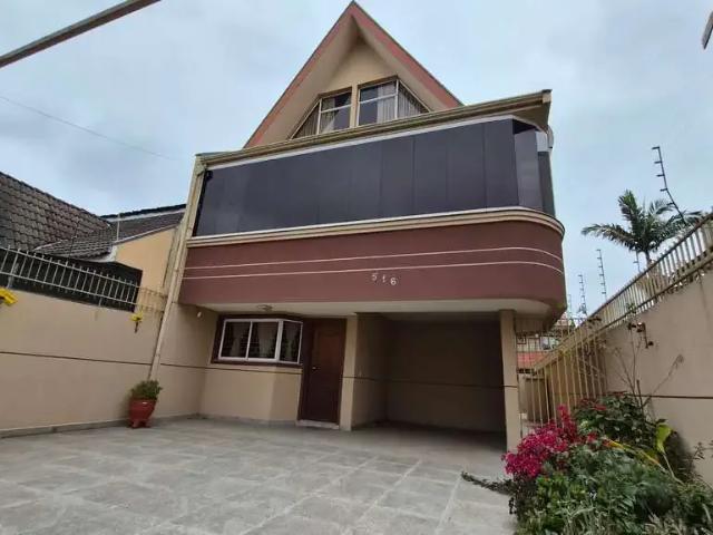 Casa / Sobrado para Locação em Curitiba/PR Jardim das Américas 3 Quartos