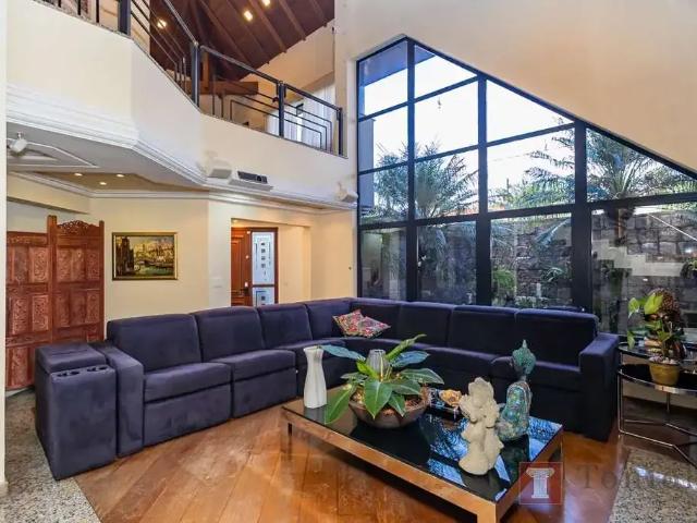 Casa / Sobrado para Locação em Curitiba/PR Jardim Social 5 Quartos