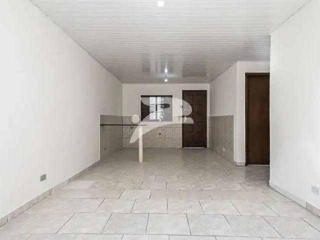 Casa / Sobrado para Locação em Curitiba/PR Novo Mundo 2 Quartos