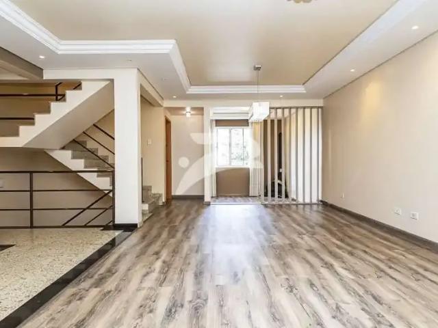 Casa / Sobrado para Locação em Curitiba/PR Novo Mundo 3 Quartos