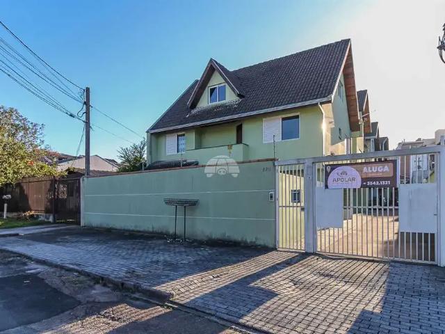 Casa / Sobrado para Locação em Curitiba/PR Novo Mundo 3 Quartos
