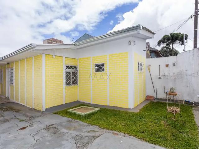 Casa / Sobrado para Locação em Curitiba/PR Parolin 2 Quartos