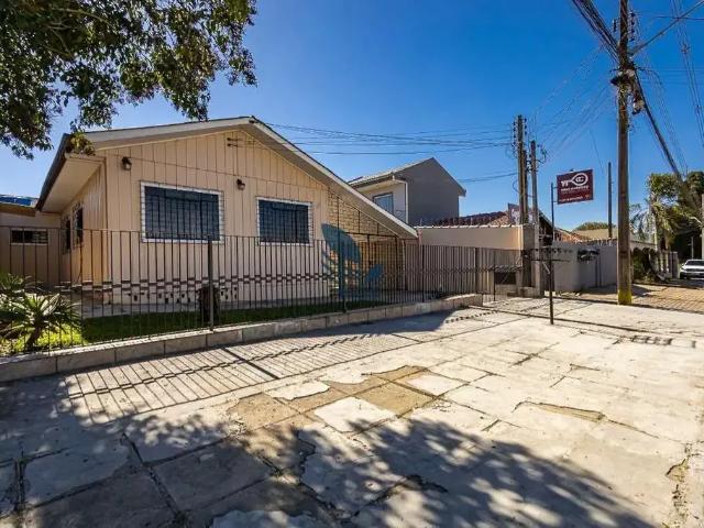 Casa / Sobrado para Locação em Curitiba/PR Pinheirinho 3 Quartos