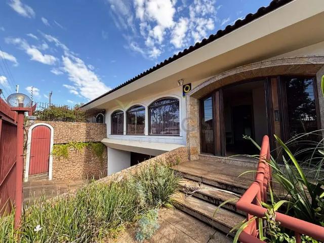 Casa / Sobrado para Locação em Curitiba/PR Rebouças 4 Quartos