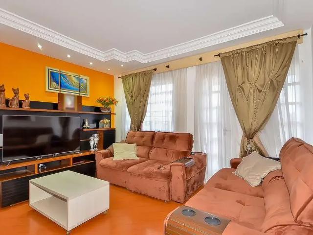 Casa / Sobrado para Locação em Curitiba/PR Rebouças 3 Quartos