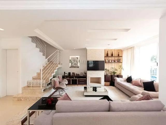 Casa / Sobrado para Locação em Curitiba/PR São Braz 4 Quartos