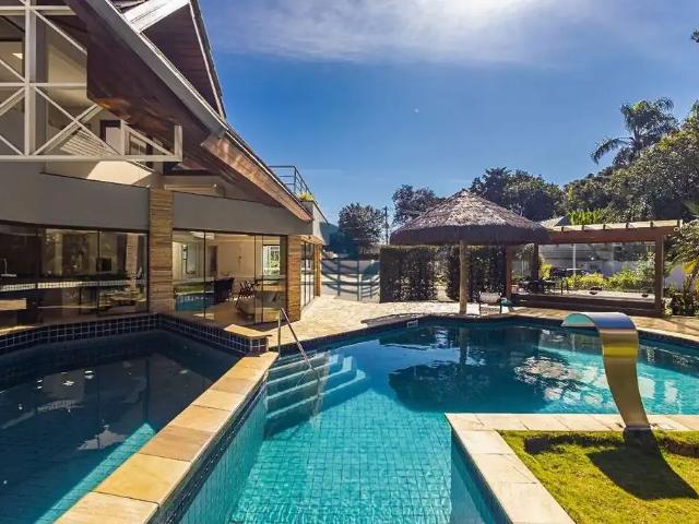 Casa / Sobrado para Locação em Curitiba/PR São Braz 4 Quartos