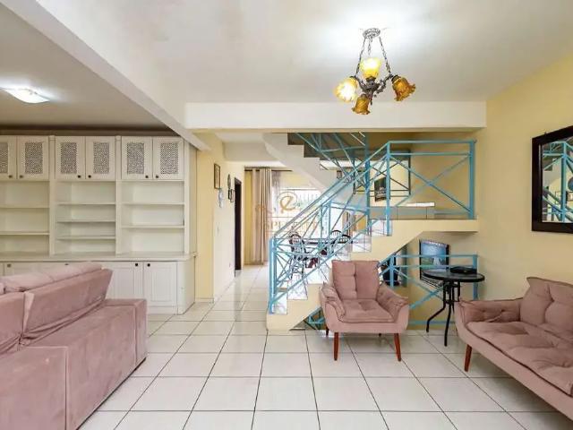 Casa / Sobrado para Locação em Curitiba/PR Santa Felicidade 3 Quartos