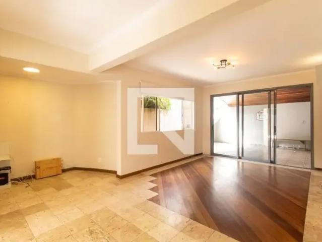 Casa / Sobrado para Locação em Curitiba/PR Santa Felicidade 3 Quartos