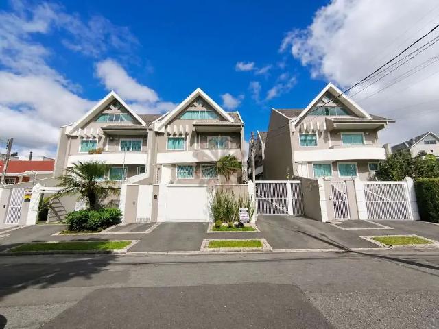 Casa / Sobrado para Locação em Curitiba/PR Santa Felicidade 3 Quartos