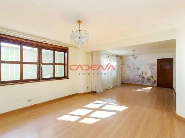 Casa / Sobrado para Locação em Curitiba/PR Santa Quitéria 5 Quartos