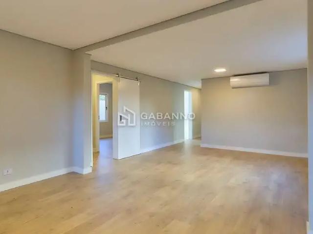 Casa / Sobrado para Locação em Curitiba/PR Santa Quitéria 6 Quartos