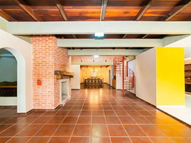 Casa / Sobrado para Locação em Almirante Tamandaré/PR Centro 6 Quartos