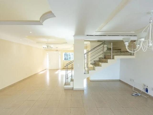Casa / Sobrado para Locação em Aparecida de Goiânia/GO Cidade Vera Cruz 5 Quartos