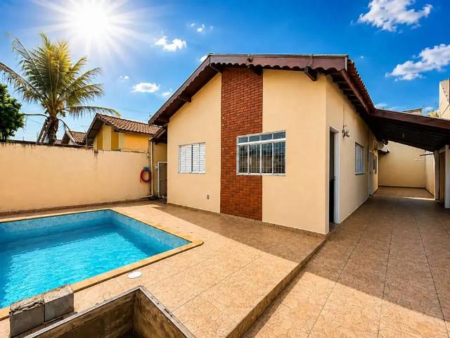 Casa / Sobrado para Locação em Artur Nogueira/SP Jardim Leonor 3 Quartos
