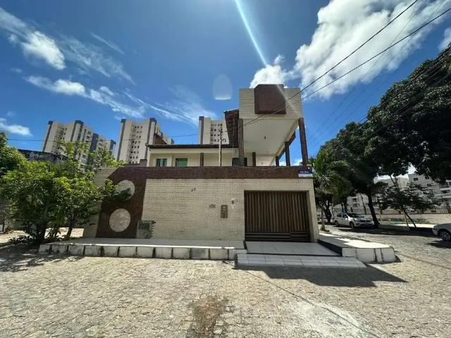 Casa / Sobrado para Locação em Aracaju/SE Farolândia 5 Quartos