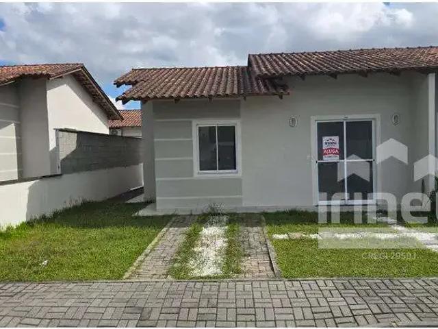 Casa / Sobrado para Locação em Araquari/SC Zona Rural 3 Quartos