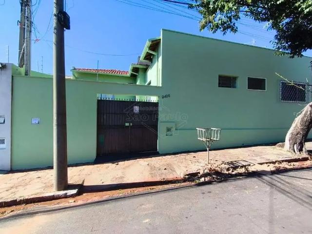 Casa / Sobrado para Locação em Araraquara/SP Centro 2 Quartos