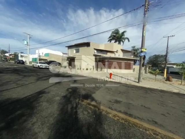 Casa / Sobrado para Locação em Araraquara/SP Jardim das Roseiras 4 Quartos