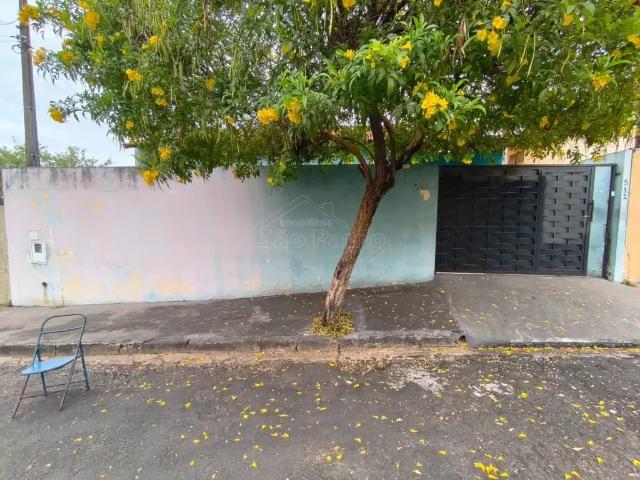 Casa / Sobrado para Locação em Araraquara/SP Jardim Santa Lúcia 2 Quartos