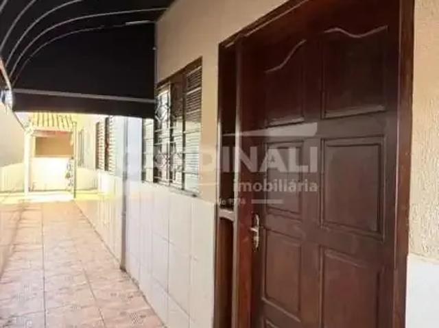 Casa / Sobrado para Locação em Araraquara/SP Parque Residencial Iguatemi 2 Quartos